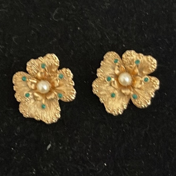 Sarah Coventry | Jewelry | Sarah Coventry Sign Vntg Gold Tone Flower ...